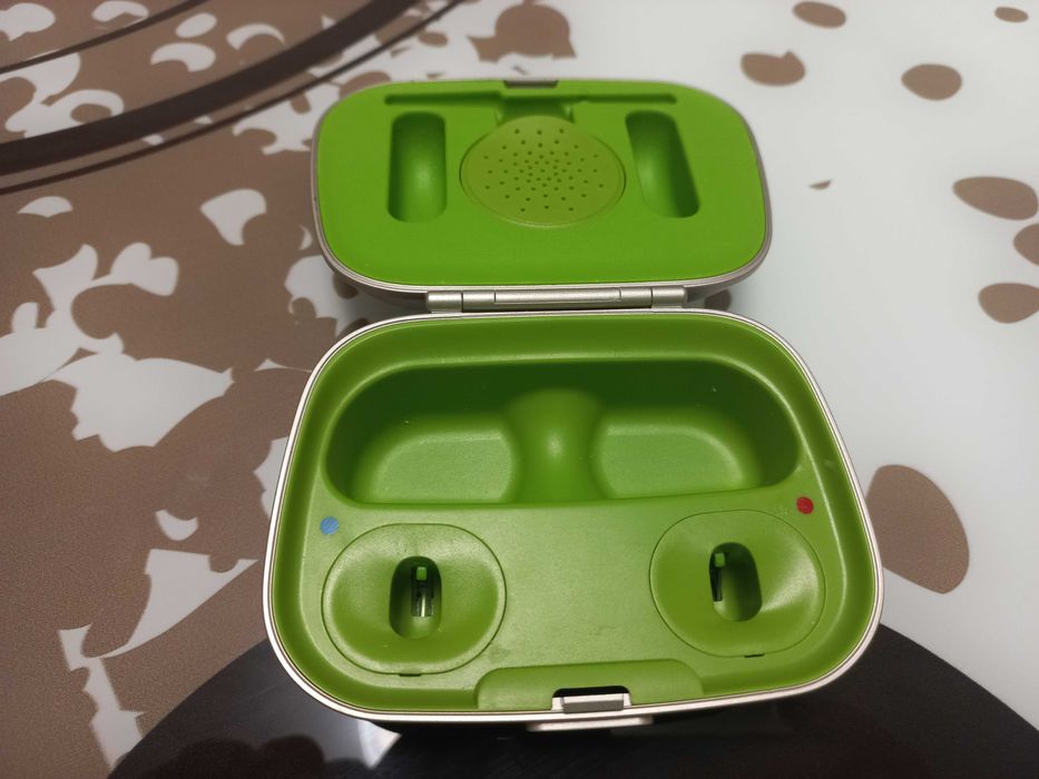 Caseta incarcare Phonak Charger Case RIC Aparate auditive Targu Jiu ...
