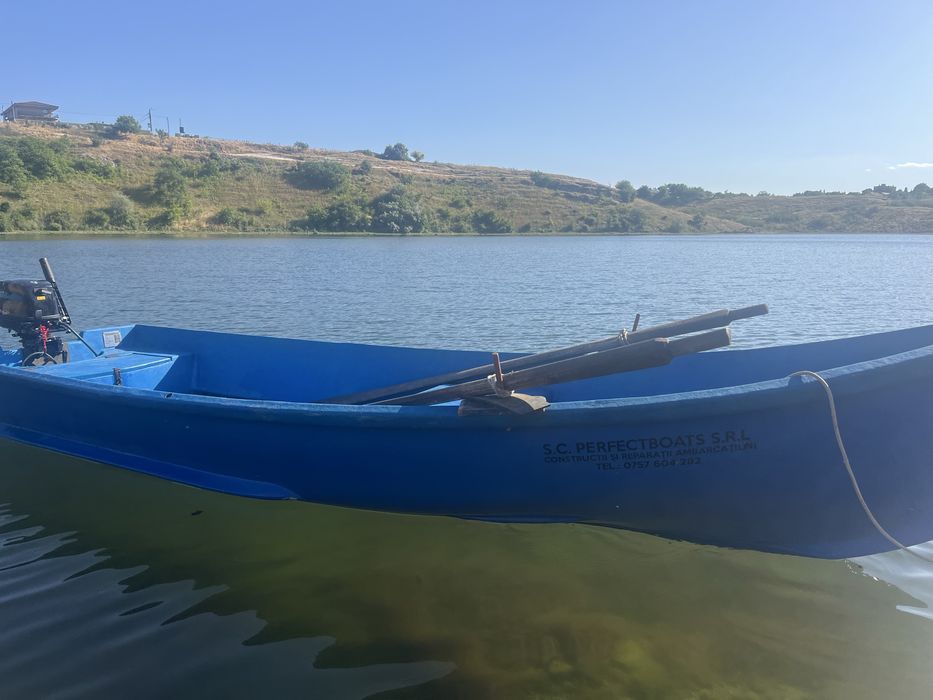 Barca lotca cu motor pescuit Saturn • OLX.ro