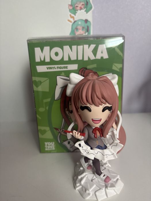 Youtooz фигурка на Monika от DDLC+ гр. Враца Квартал 103 • OLX.bg