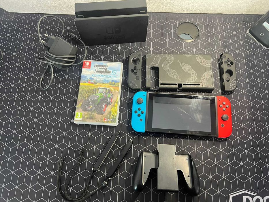 Consola Nintendo Switch 2022 Crampoia • OLX.ro