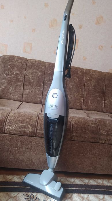 Вертикална прахосмукачка AEG Electrolux 1600W гр. Стара Загора Ремиза • OLX.bg