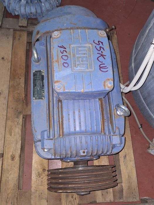 Vând motor trifazic Ciugud • OLX.ro