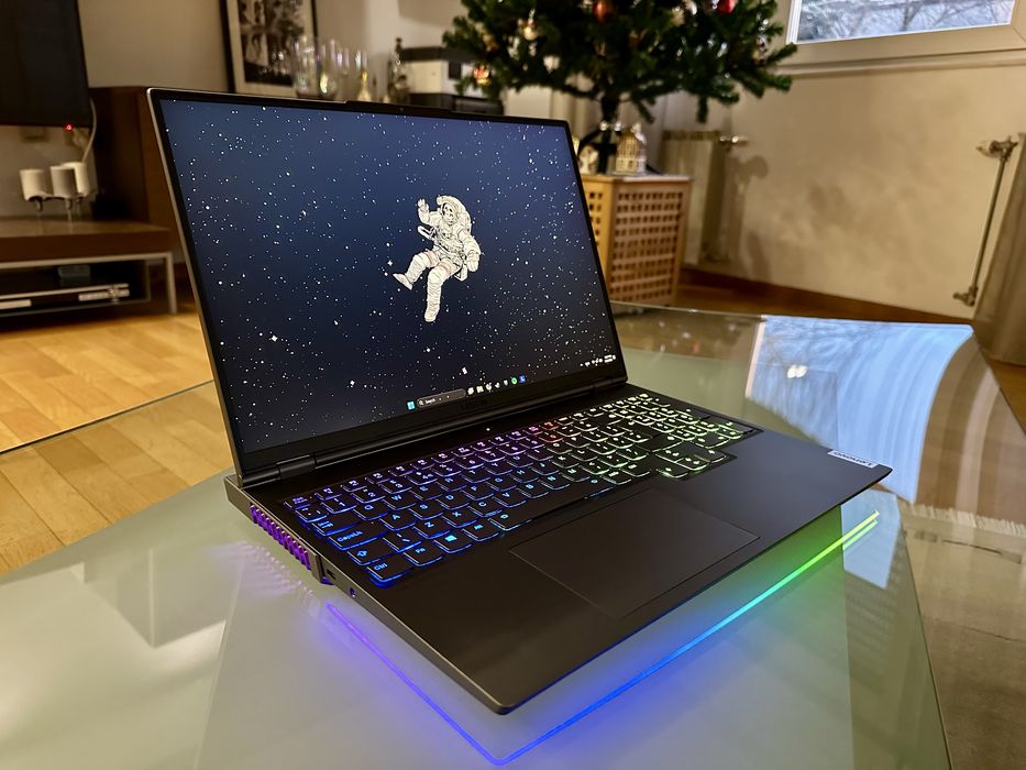 Lenovo Legion 7 RTX 3080 16GB 165W Ryzen 9 32GB RAM геймърски лаптоп гр ...