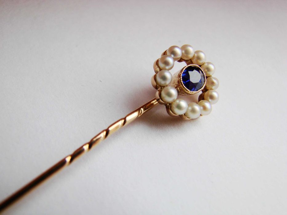 Pin Aur 14K Royal Cu Perle Si Safir De Wagner Targu-Mures • OLX.ro