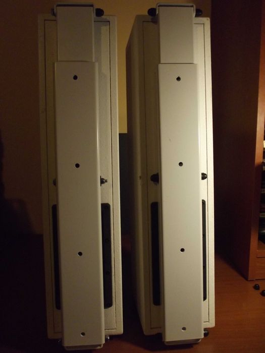 Subwoofer Apart 2400,Tannoy I7,Jbl T24 8inch ext noi, Allen mixere ...