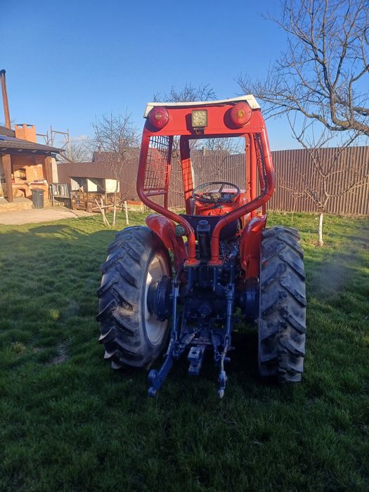 Vând tractor universal u445 viticol Sascut • OLX.ro