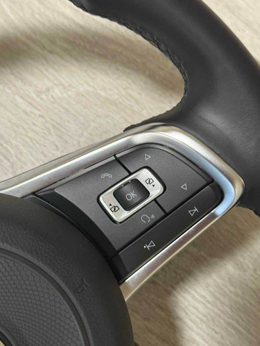 Volan R Line VW Golf 7 / Passat / Arteon/Tiguan/Touran/Polo Original ...