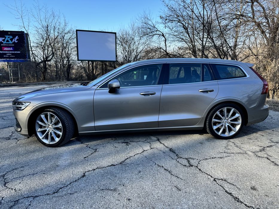 VOLVO V60 T4 2.0 (190 Cp) Aut.8 Momentum Pro Iasi • OLX.ro
