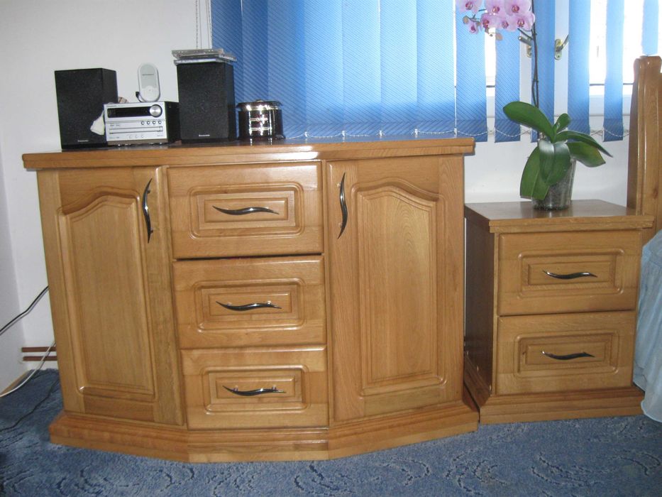 Mobilier de dormitor, lemn masiv, stejar Poienii de Sus • OLX.ro