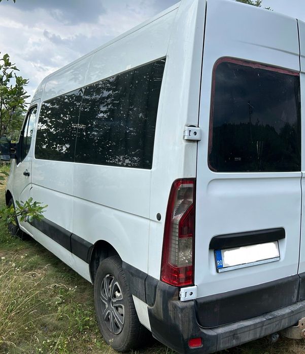 Renault Master 9 locuri an 2014 Valcanesti • OLX.ro