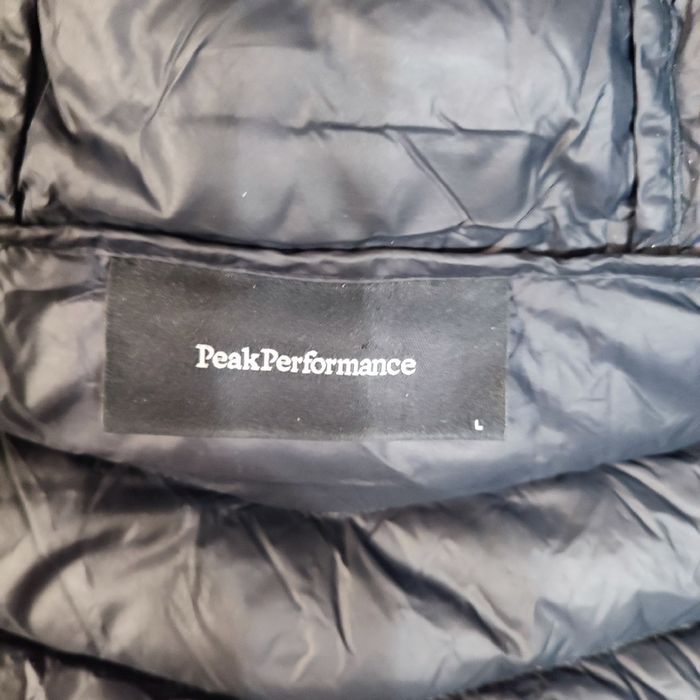 Geaca L bărbați Peak Performance Pertex Quantum Puf Arad • OLX.ro