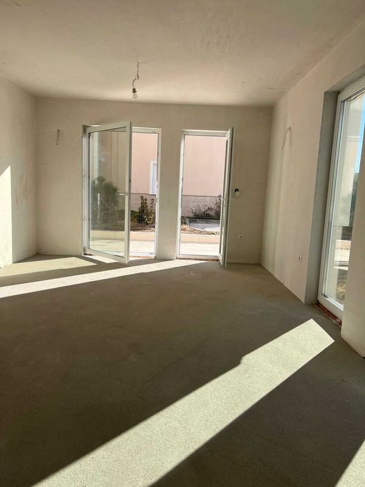 Тристаен апартамент с Акт 16 в кв.Остромила гр. Пловдив Остромила • OLX.bg