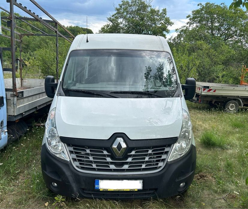 Renault Master 9 locuri an 2014 Valcanesti • OLX.ro