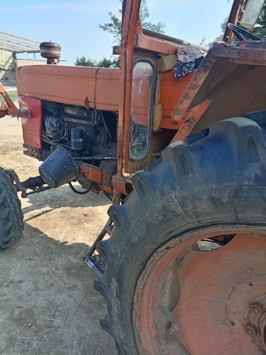 Vând tractor U650 Criseni • OLX.ro