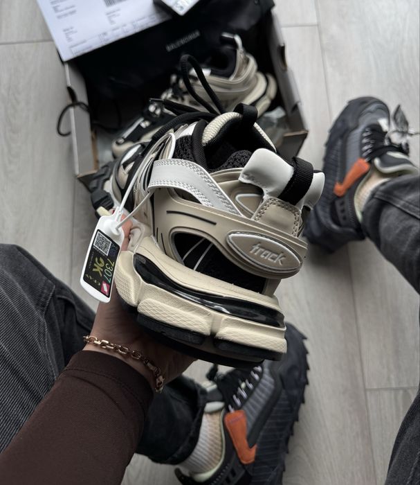 Balenciaga track 40-45 fullbox / Livrare 1 zi / Premium Iasi • OLX.ro