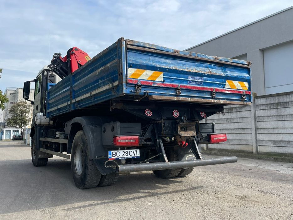 Camion basculabil trilateral cu macara Palfinger MAN TGS 18.360 4x4 ...