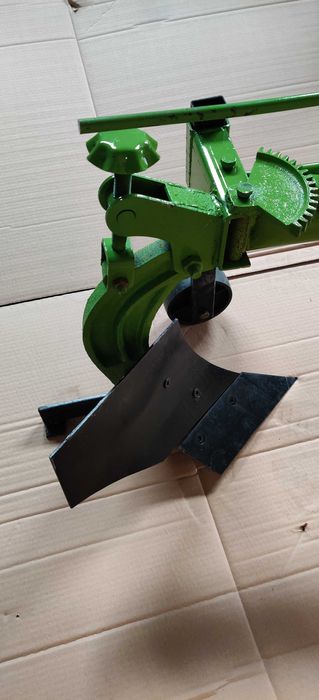 Plug cu brat reglabil si roata de copiere pentru motocultor motosapa ...