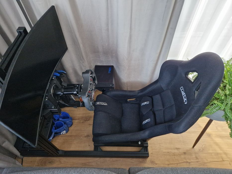 Vand setup complet simracing (FANATEC, HEUSINKVELD, VRS, TREQ) Cluj ...