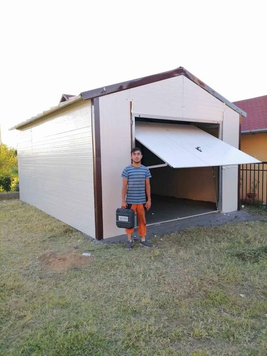 Vand garaj din panouri sandwich Pitesti • OLX.ro