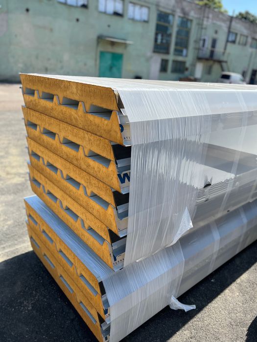 Panouri Sandwich Termoizolante Cal 1 / Cal 2 Acoperis Perete Deva • OLX.ro