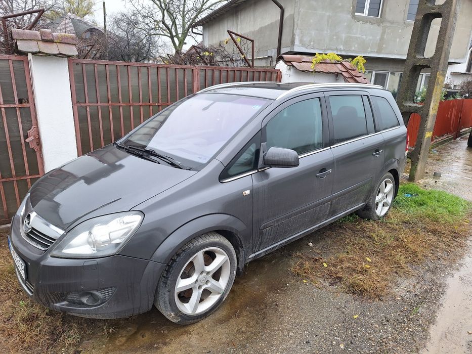 Vand Opel Zafira 2011 -7 locuri Bucov • OLX.ro