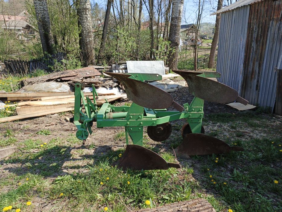 Plug reversibil 2 cormane (trupite) Pausesti-Otasau • OLX.ro