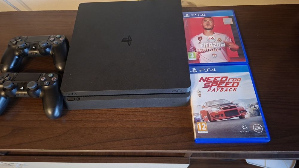 Ps4 slim 1Tb cu 2 controlle Sibiu • OLX.ro