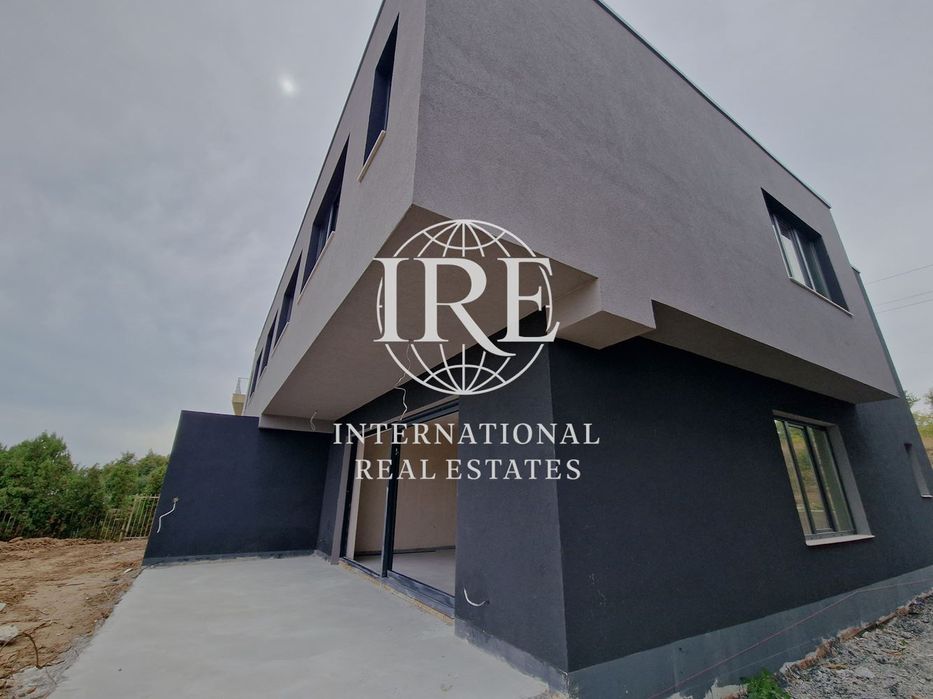 Двуетажна къща с нескриваема морска панорама от кота нула! гр. Варна м ...