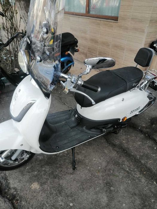 Scuter AGM Retro 50cc 4 timpi Constanta • OLX.ro