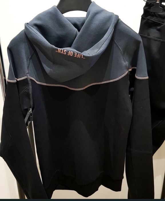 Compleu Nike Tech x Central Cee (marimi: S, M, L, XL, XXL) Arad • OLX.ro