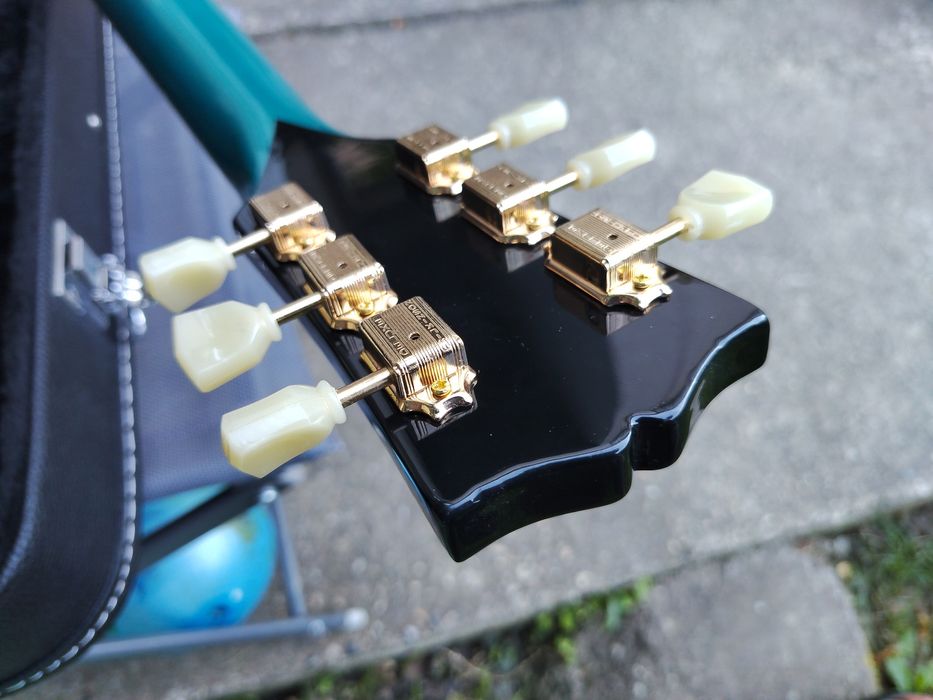 Chitară custom în stil Les Paul, cu o singură doză centrală P90 ...