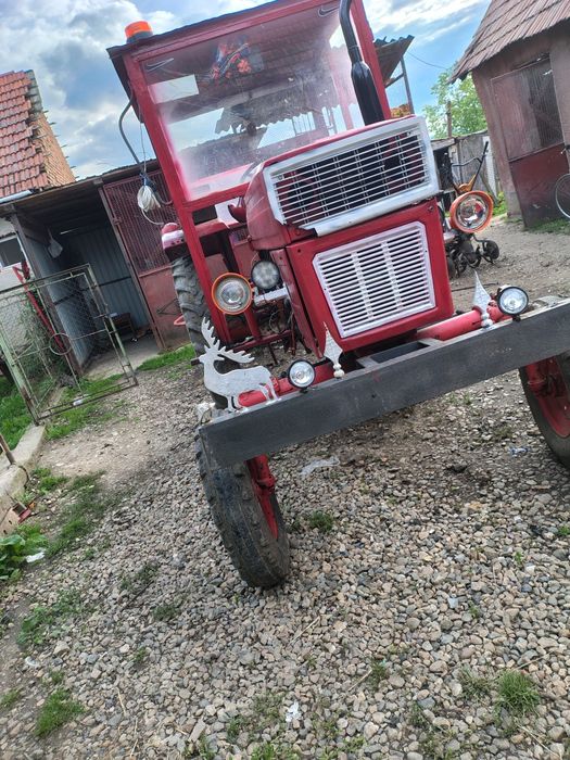 Vind sau schimb cu un tractor mai mare Aiud • OLX.ro