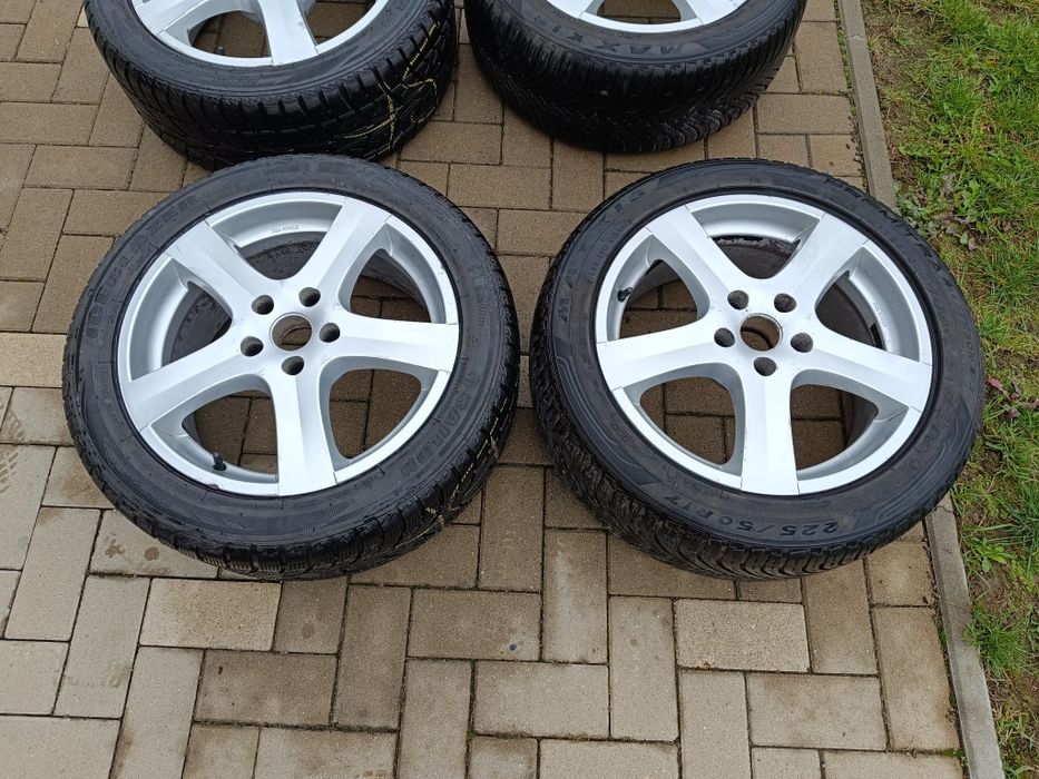 Jante vw audi anvelope 225 50 17 Reghin • OLX.ro