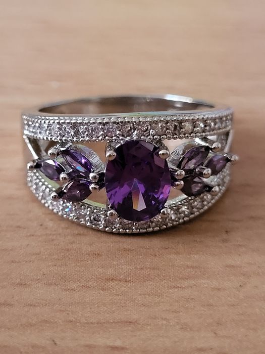 Inel argint, cu zirconii mov, nr. 7 -17.3 mm Timisoara • OLX.ro