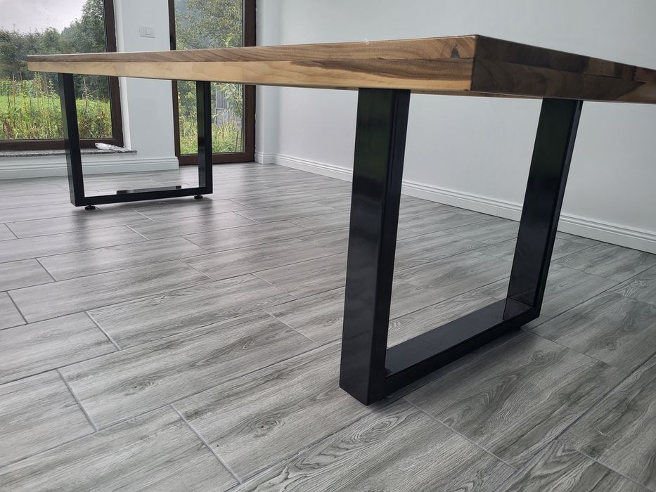 Masa lemn masiv si picioare fier Filioara • OLX.ro