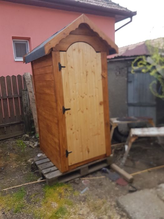 Vand wc din lemn pentru curte Deag • OLX.ro