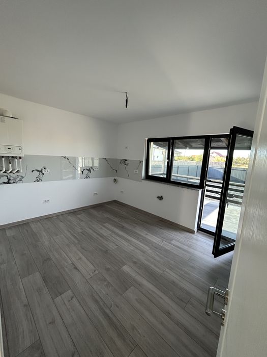 Casa Bacau Serbanesti (zona targ auto) Bacau • OLX.ro