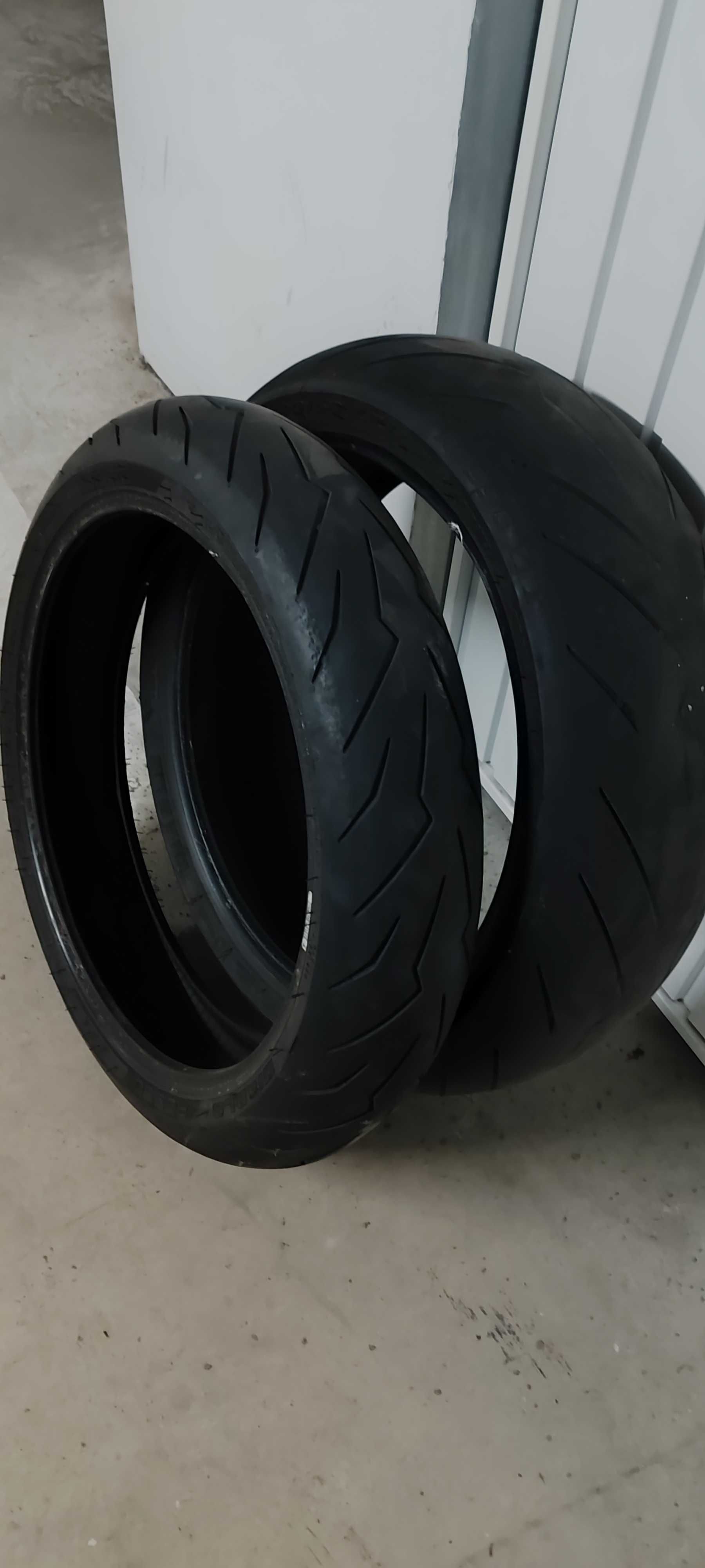 Гума 120/70/17 PIRELLI гр. Пловдив Съдийски • OLX.bg
