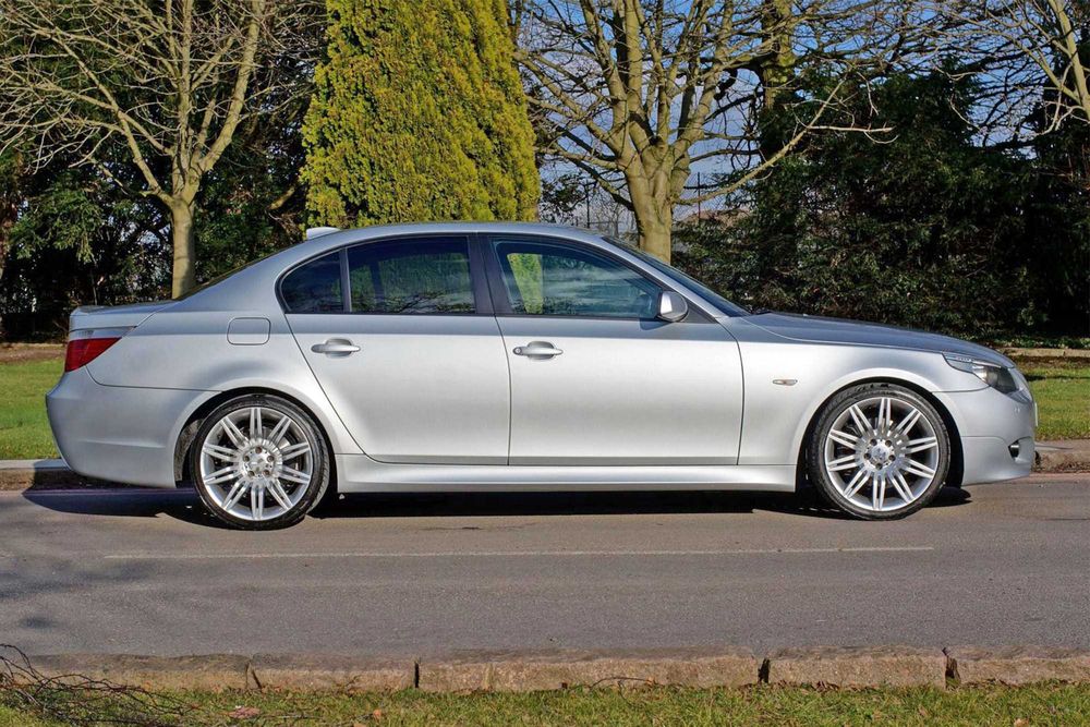 Pachet M BMW E60 (03-10) Bara Fata+Bara Spate+Praguri Piatra Neamt • OLX.ro