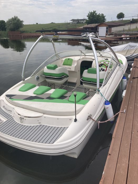 Barca Rinker Captiva 262 SS motor 8.2 425 cai Izvorani • OLX.ro