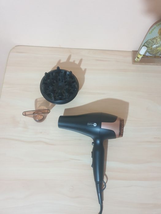 Feon profesional 2200W (uscator de par) Iasi • OLX.ro