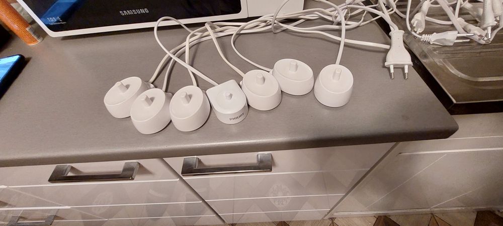 Incarcator pentru periute electronice Arad • OLX.ro