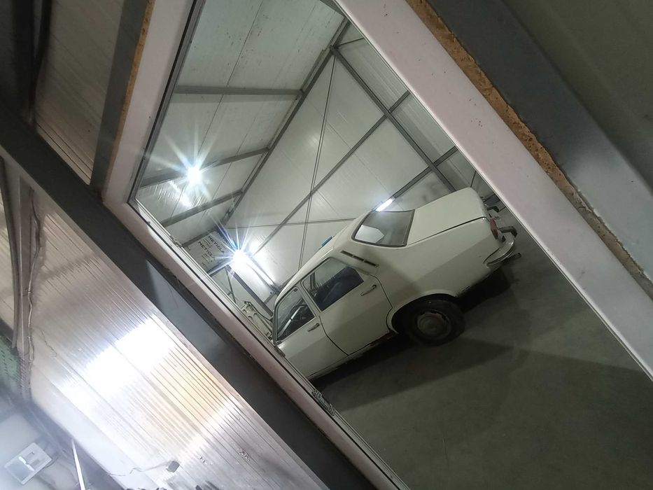 Vând garaj 10L x10l x 4h din structura metalica si panou sandwich ...