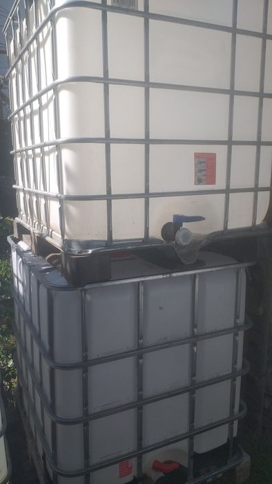 Butoaie de 1000l cu suport metalic , ibc ,bazine ,reductie ,butoi inox Piatra Neamt • OLX.ro