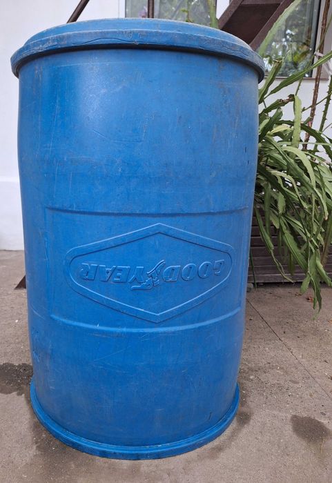 Butoi plastic 200l Floresti • OLX.ro