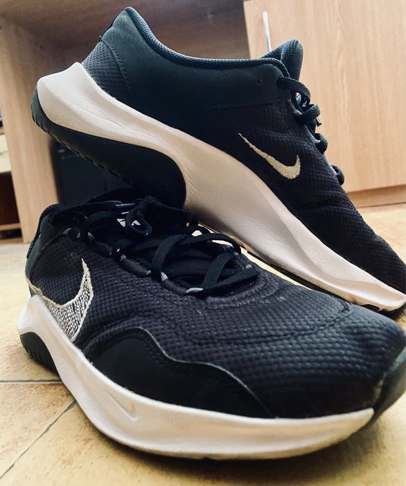 Adidasi Nike de baieti Mofleni • OLX.ro
