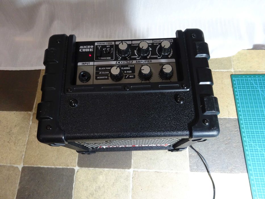 Boxa chitara electrica portabila Roland Micro Cube Campulung • OLX.ro