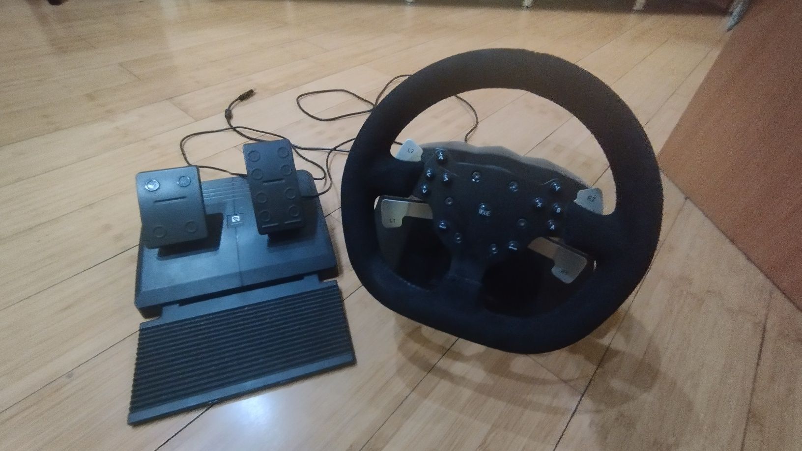 Игровой руль PS4/PC/Xbox One/Switch Artplays V-1200 Vibro (ART11) б/у ...