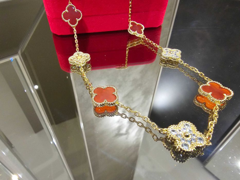 Van Cleef & Arpels VCA Gold Red Alhambra 10 Motif Clover Дамско Колие ...