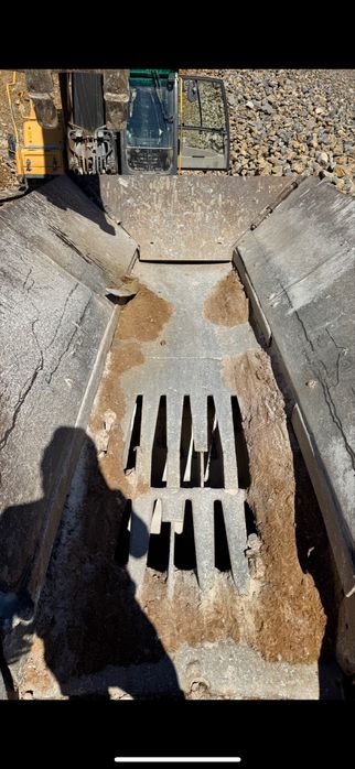 Concasor mobil cu fălci SANDVIK QJ340 Oradea • OLX.ro